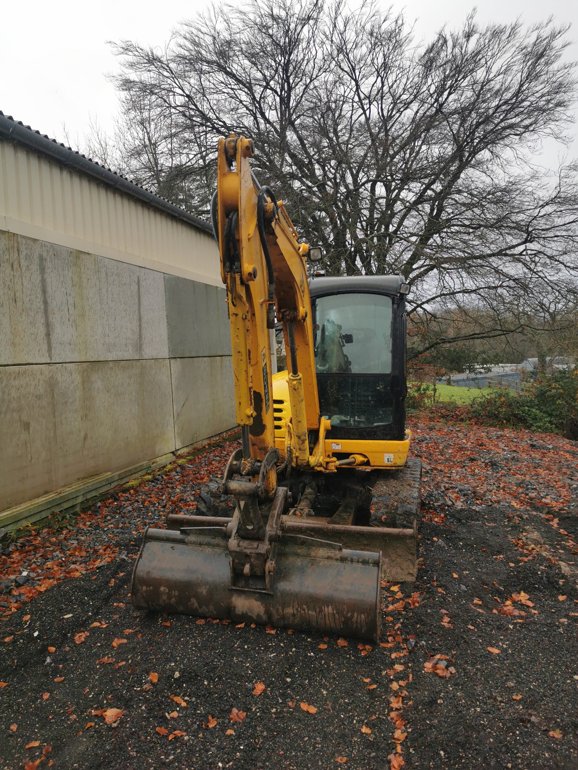 5 ton digger hire - Michael Goulbourne Machinery