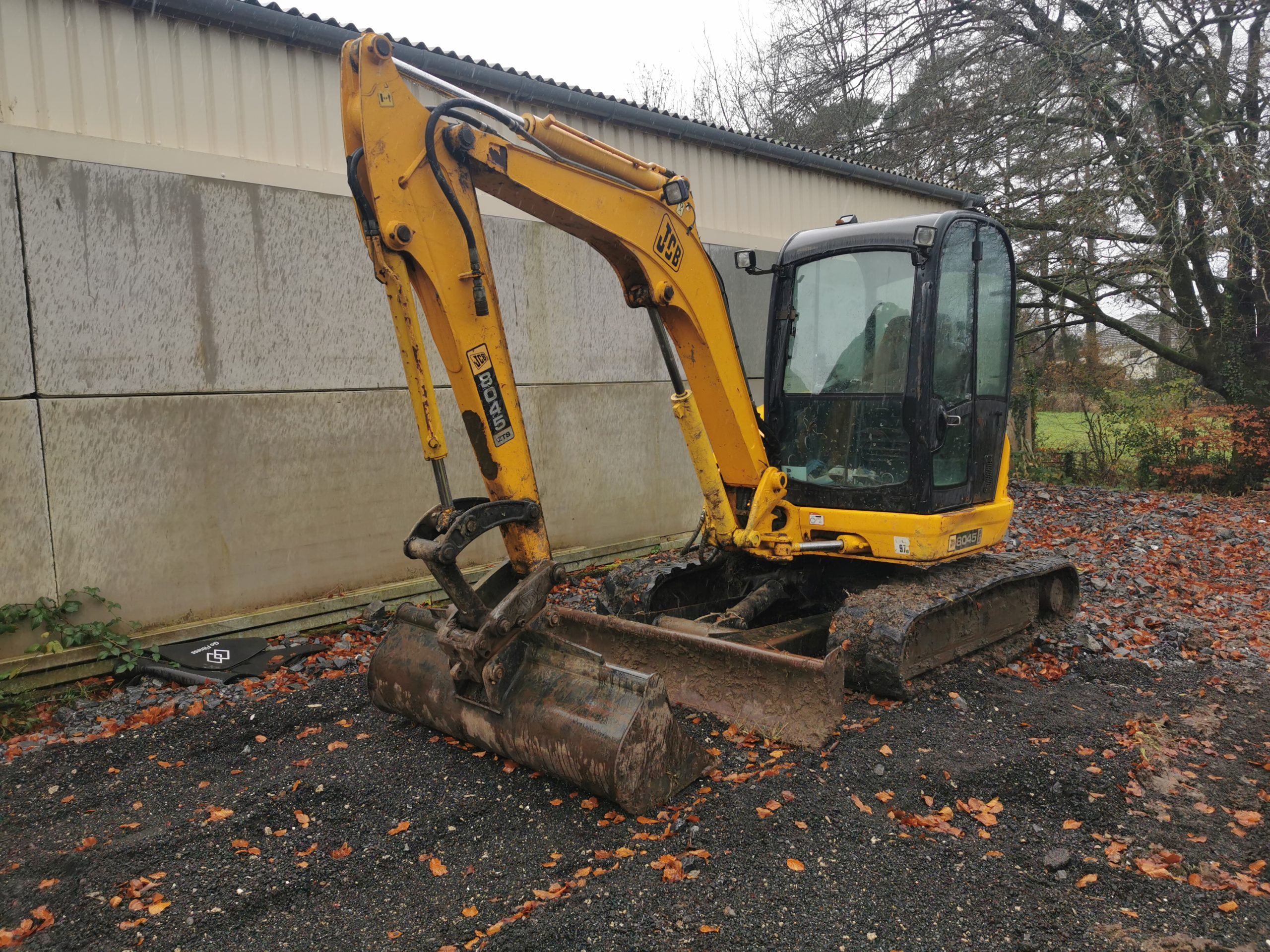5 ton digger hire - Michael Goulbourne Machinery